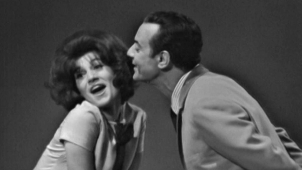 Esther Galil : la chanteuse israélienne fête ses 76 ans - Melody TV