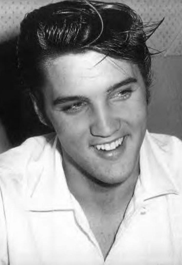 Elvis PRESLEY : un nouvel album orchestral - Melody TV