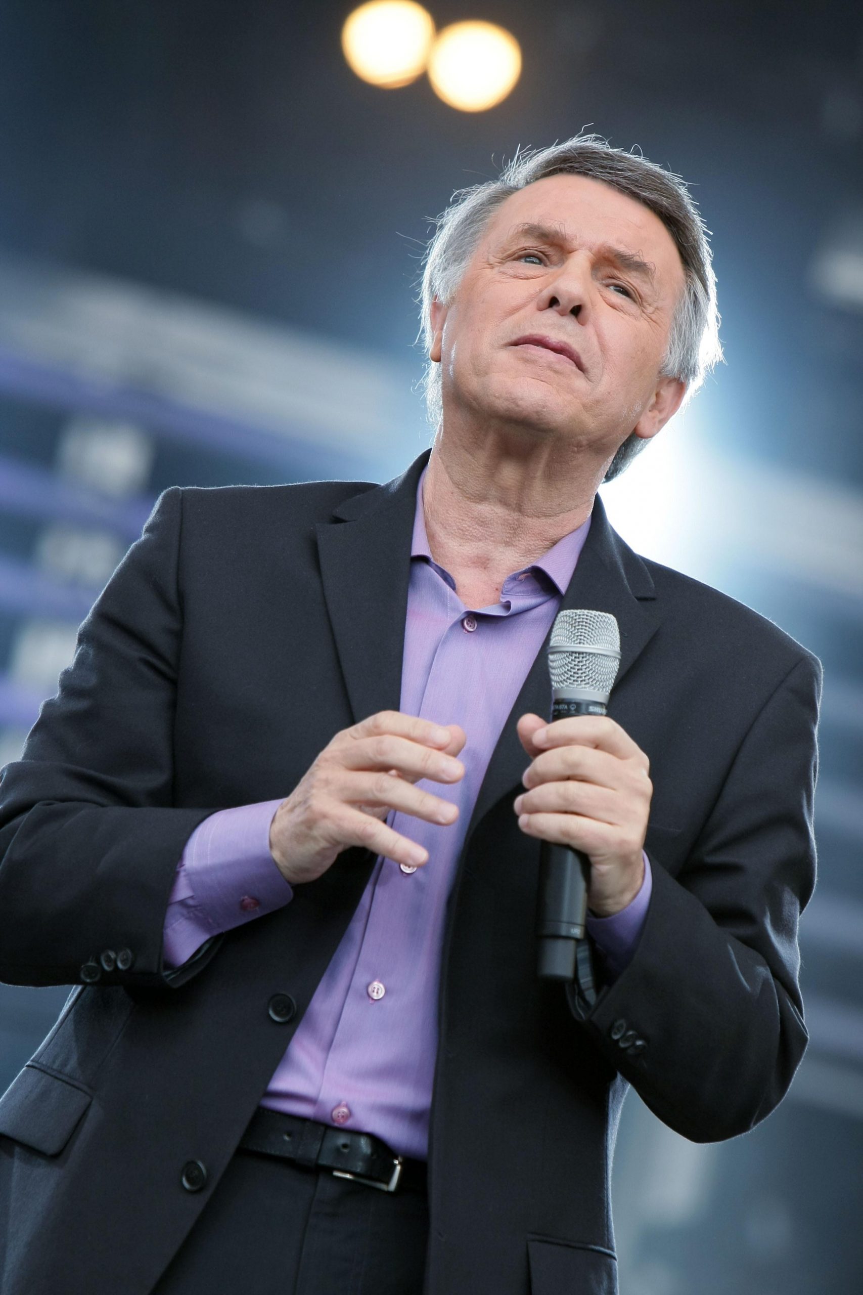 ADAMO en studio sur un nouvel album - Melody TV