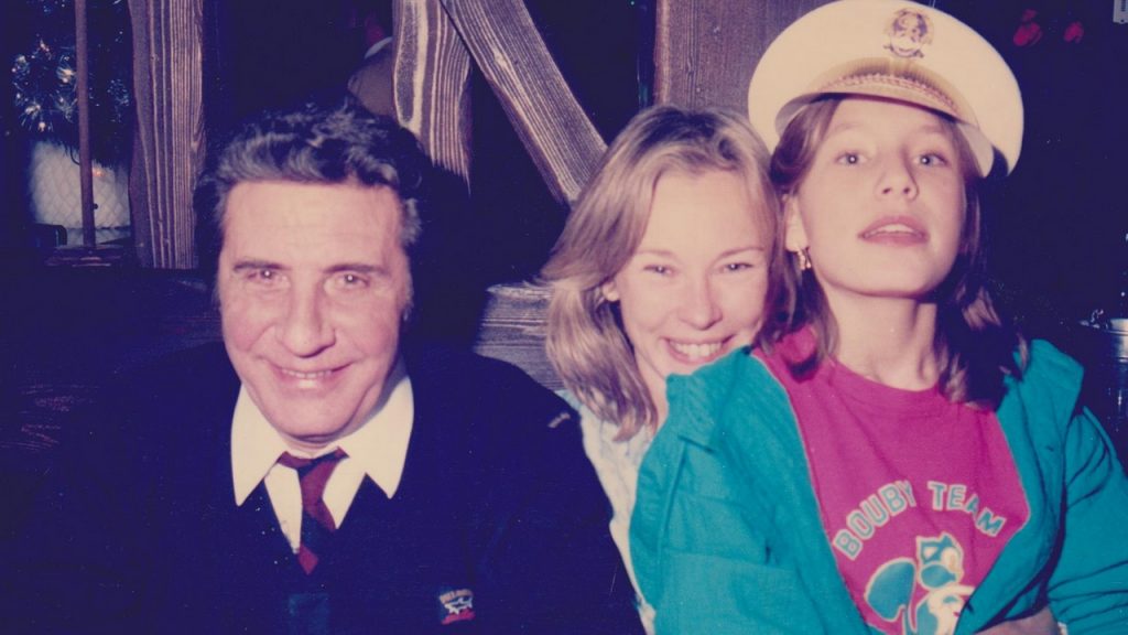 Emily Bécaud et Julien Dassin chantent Pierre Delanoë - Melody TV