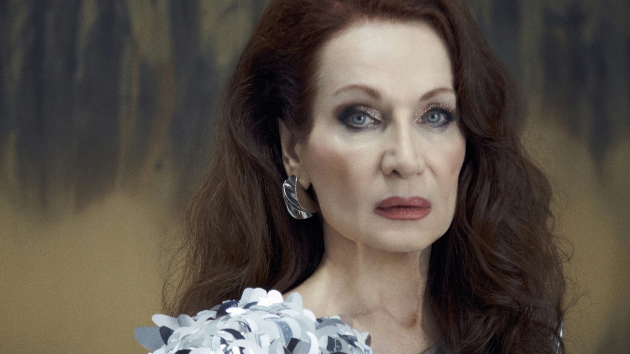 Tanya Drouginska reprend le tube de Viktor Lazlo, "Canoë rose" - Melody TV