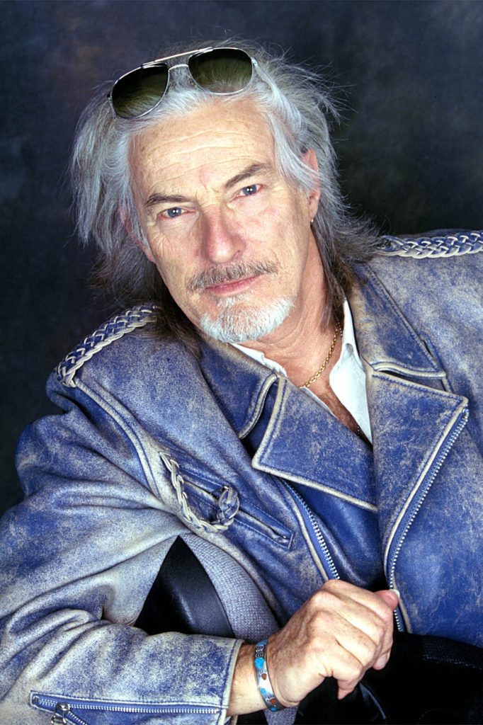 Vincent NICLO dévoile la vidéo de son duo avec ANGGUN - Melody TV