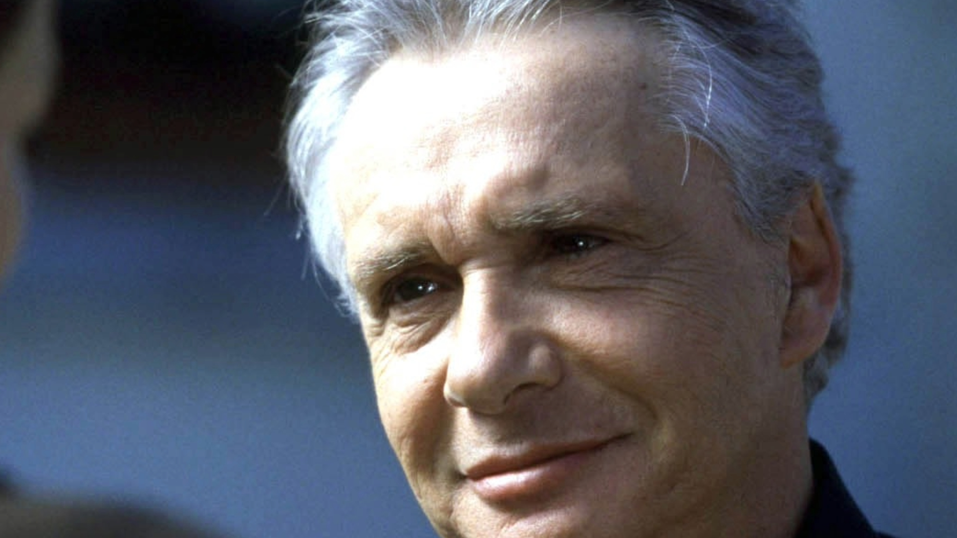 Michel Sardou : Malade il doit arrêter de chanter ! - Melody TV